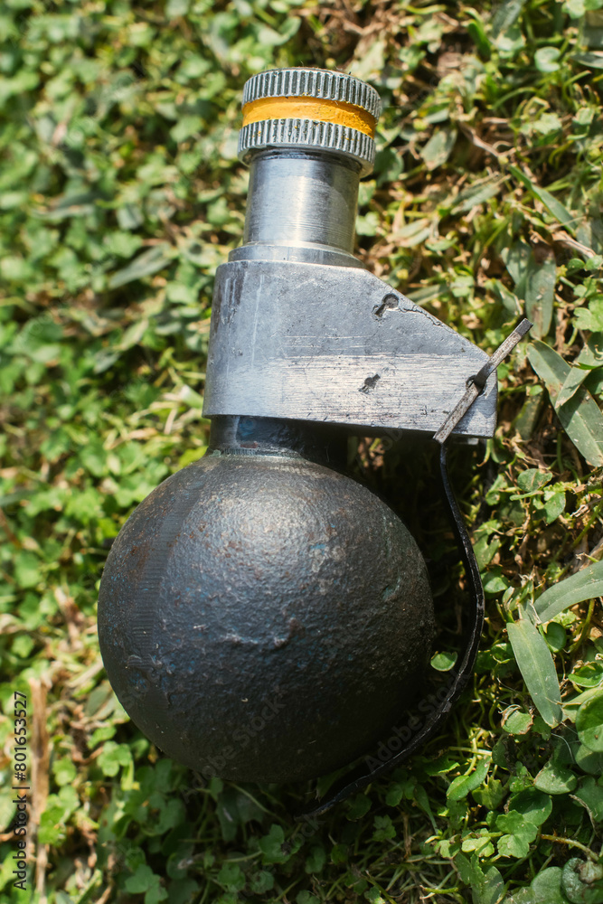 granada explosivo ejercito arma guerra grenade war army explosive Stock ...
