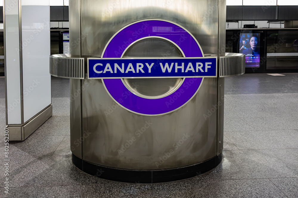 Canary Wharf - London Underground station at Canary Wharf and is on the ...