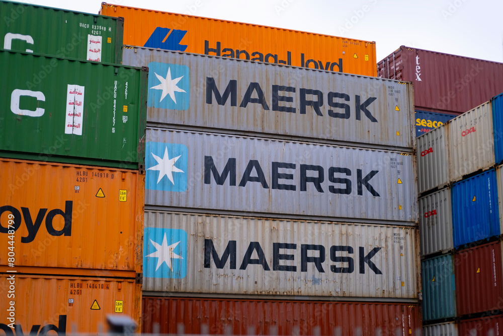 Danish Moller-Mærsk Shipping containers largest shipping and logistics ...