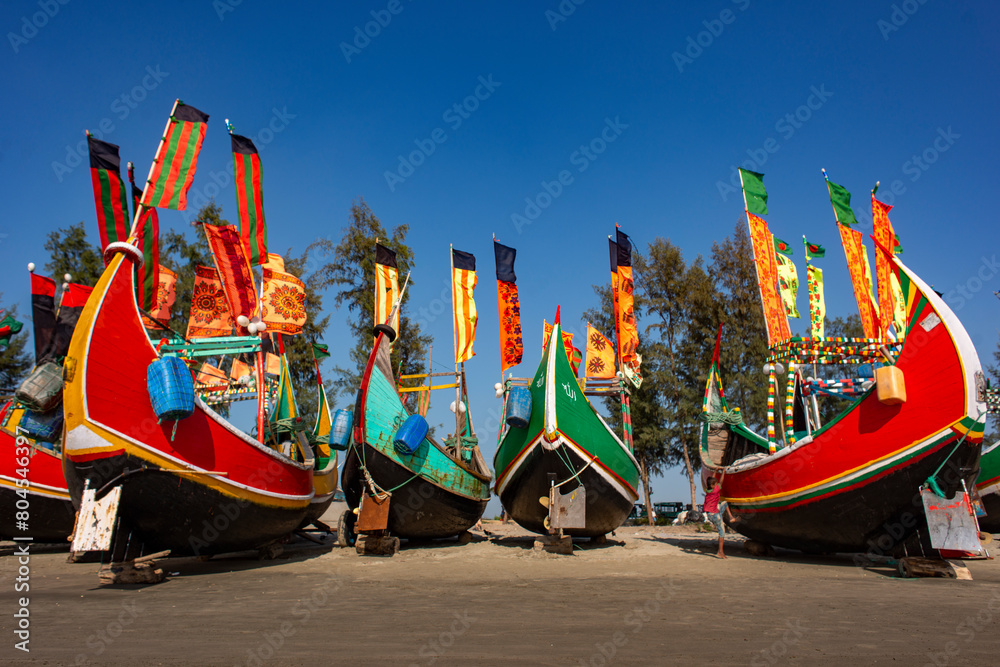 Traditional Wooden Fishermen's fishing boat, Inani Beach, Coxs bazar ...