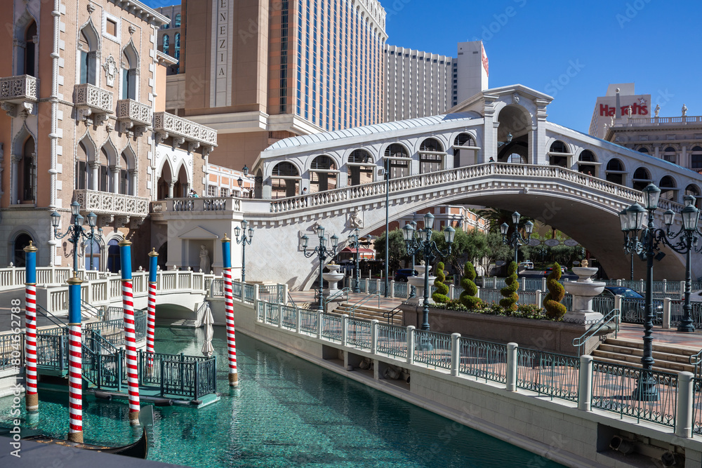 Beautiful Rialto Bridge in Las Vegas, Nevada, replica of the Venetian ...