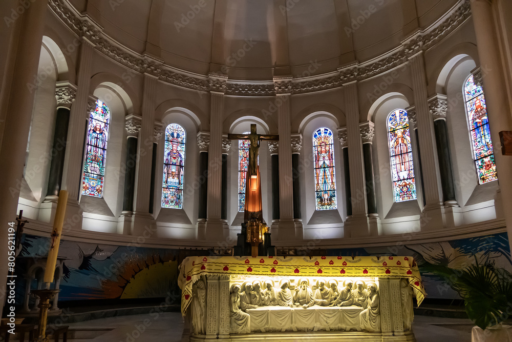 Interior of Sanctuary of the Sacred Heart (Sanctuaire du Sacre Coeur ...