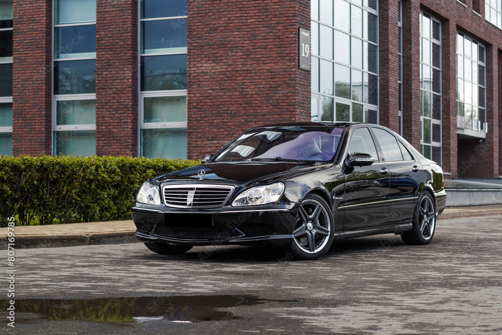 car on the street Mercedes-Benz S-Class W220 Amg logo detail Stock ...