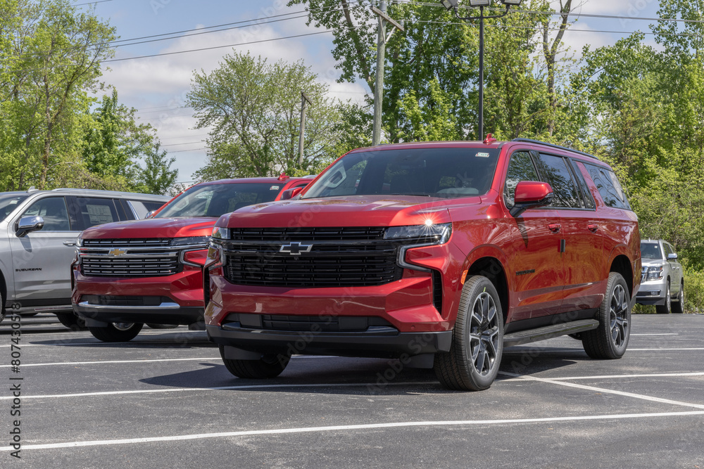 Chevrolet Suburban 4WD RST display. Chevy offers the Suburban in LS, LT ...