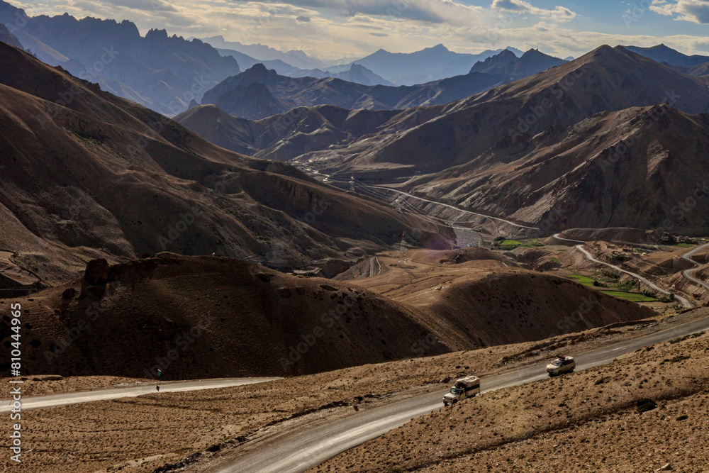 Foto de Kargil serves as the joint capital of Ladakh, an Indian ...
