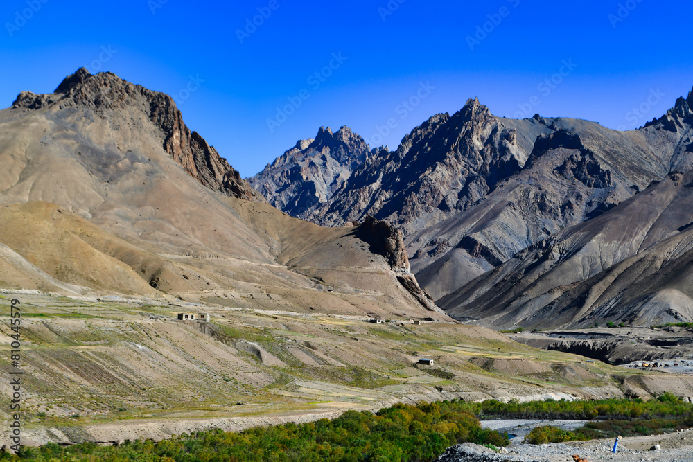 Foto de Kargil serves as the joint capital of Ladakh, an Indian ...