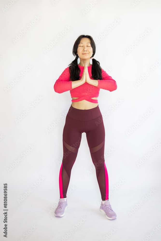 Full length body size of Cheerful Asian woman wearing sportswear ...