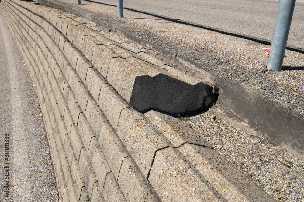 dry stone walls, construction detail of prefabricated walls in gravity ...