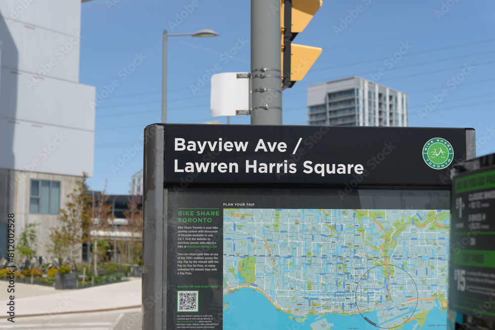 Bike Share Toronto kiosk poster map and information at Bayview Avenue ...