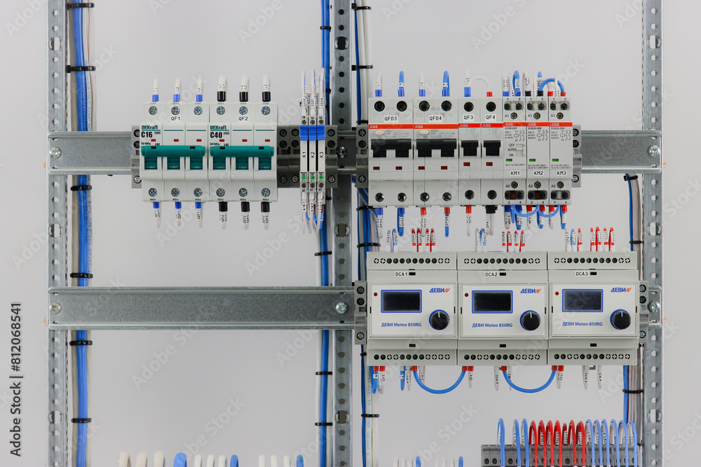 Electronic control modules for home automation. Control of blocks via a ...
