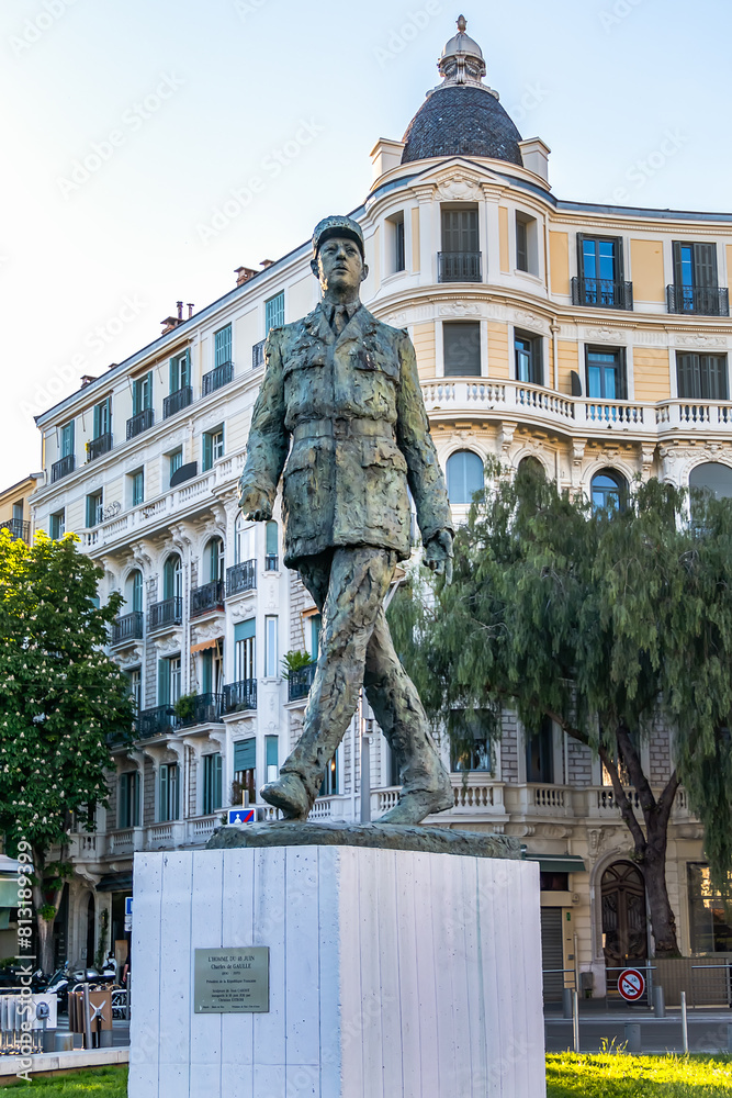 Bronze statue of 18th President of France Charles de Gaulle (sculptor ...