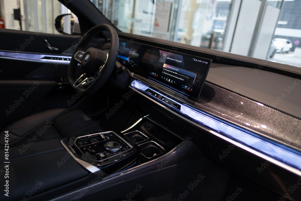 black Interior, steering wheel bmw 7er Limousine G70, luxurious ...