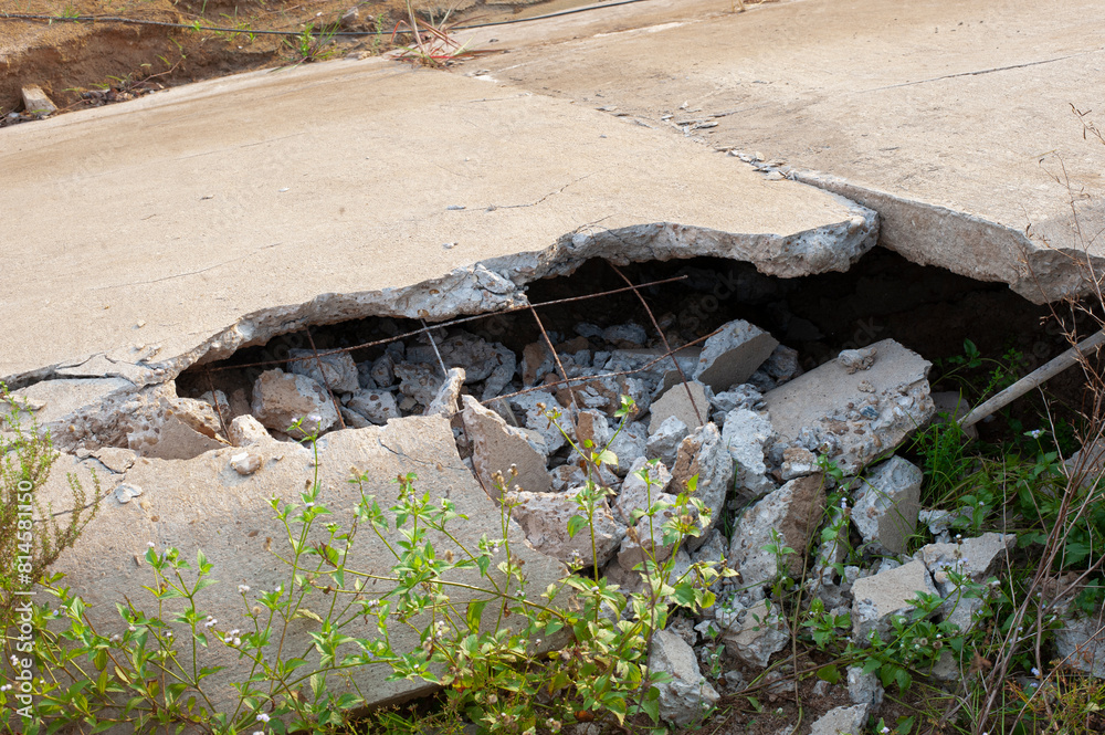 Cracks in concrete walls are caused by substandard internal structures ...