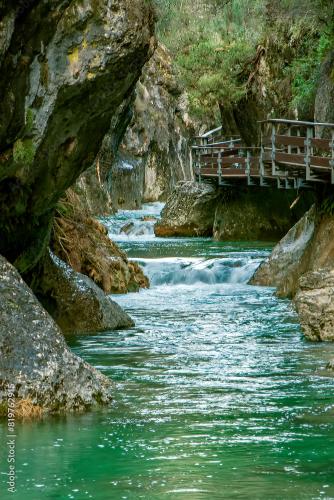 Río Borosa por el Cerrada de Elias, en el parque natural de Cazorla ...