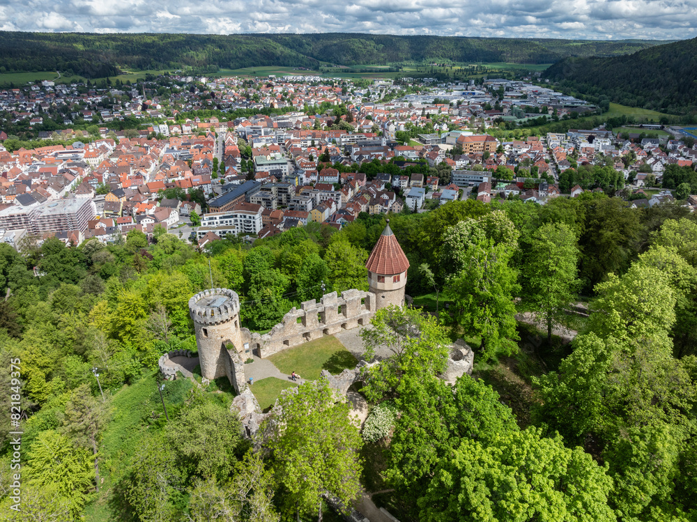 Foto de Luftbild von der Burgruine Honburg auf dem Honberg mit der ...