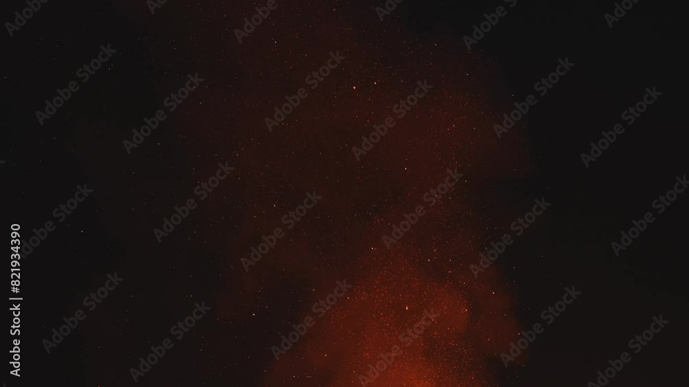 Vidéo Stock Dark night sky with faint stars and reddish hues hinting at ...