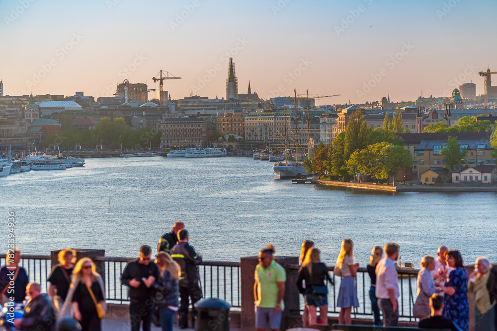 Stockholm, Södermalm, Sweden. Tourists and locals at the Fjällgatan ...