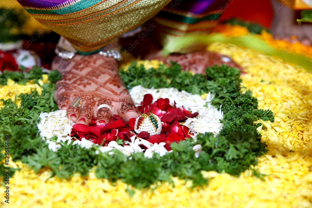 Beautiful Saptapadi moments, an Indian Hindu wedding traitional ...