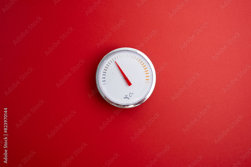 All temperature sensors indicate the temperature of the hot water pipe ...