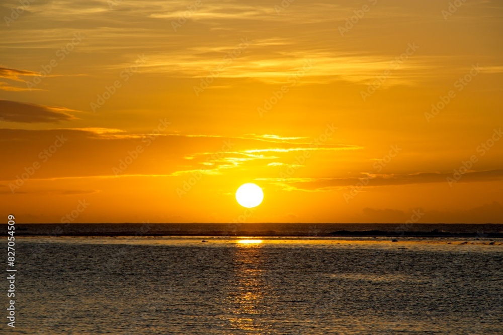 Waiting for the sunset at Venus Point Beach (Plage de la Pointe Venus ...