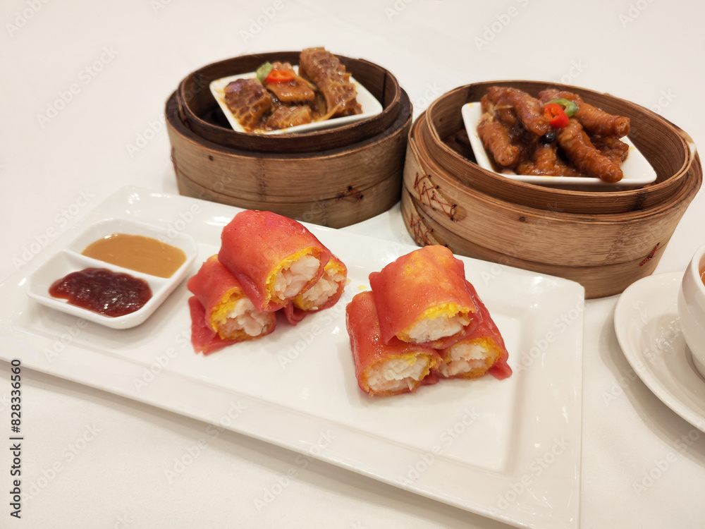 Guangzhou restaurant morning dim sum and tea snacks, drinking morning ...