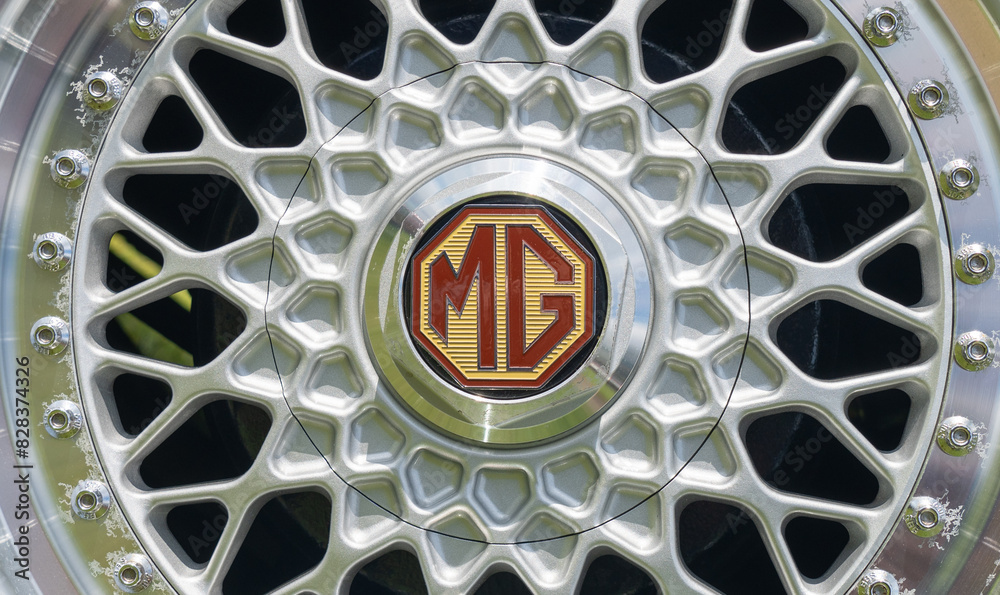 MG RV8 Chrome Alloy Wheel Centre and Lattice Wheel Close Up Stock Photo ...