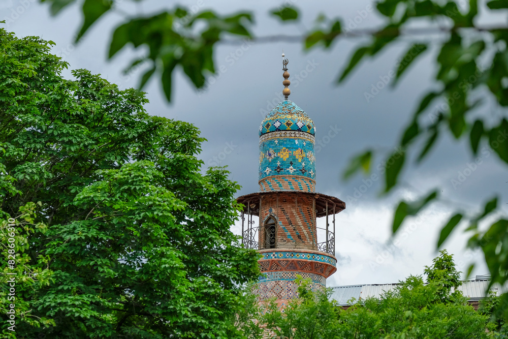 Foto de Minaret of the Blue Mosque is an 18th-century Shia mosque in ...