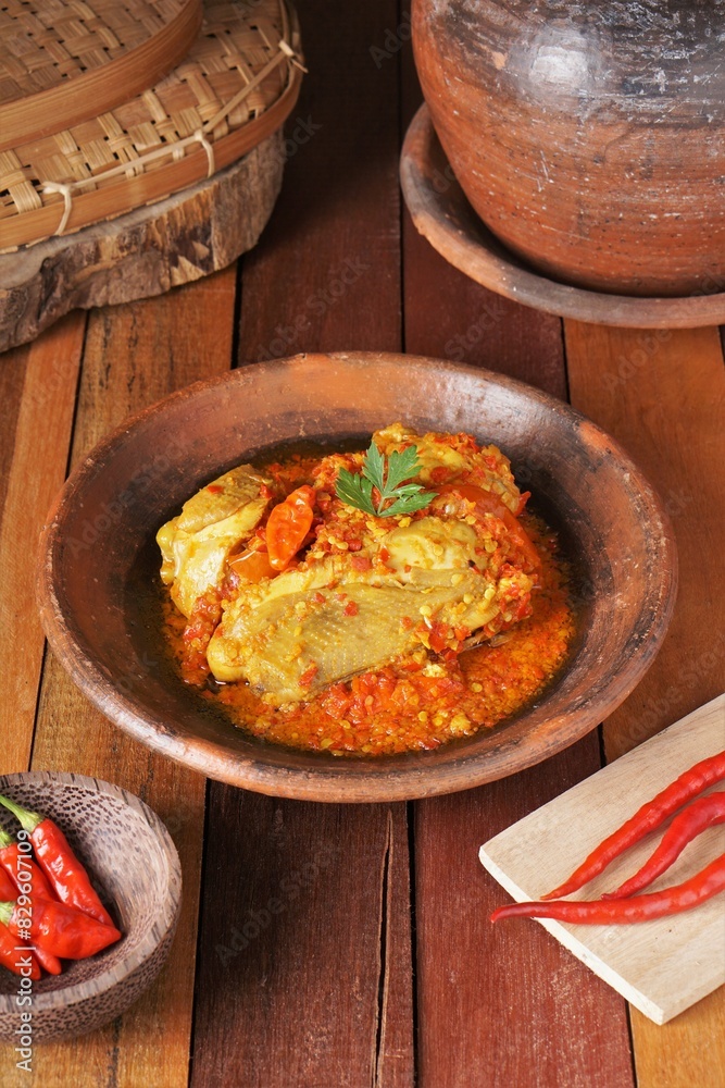 ayam rica rica kemangi,Spicy basil chicken is a Indonesian food ...