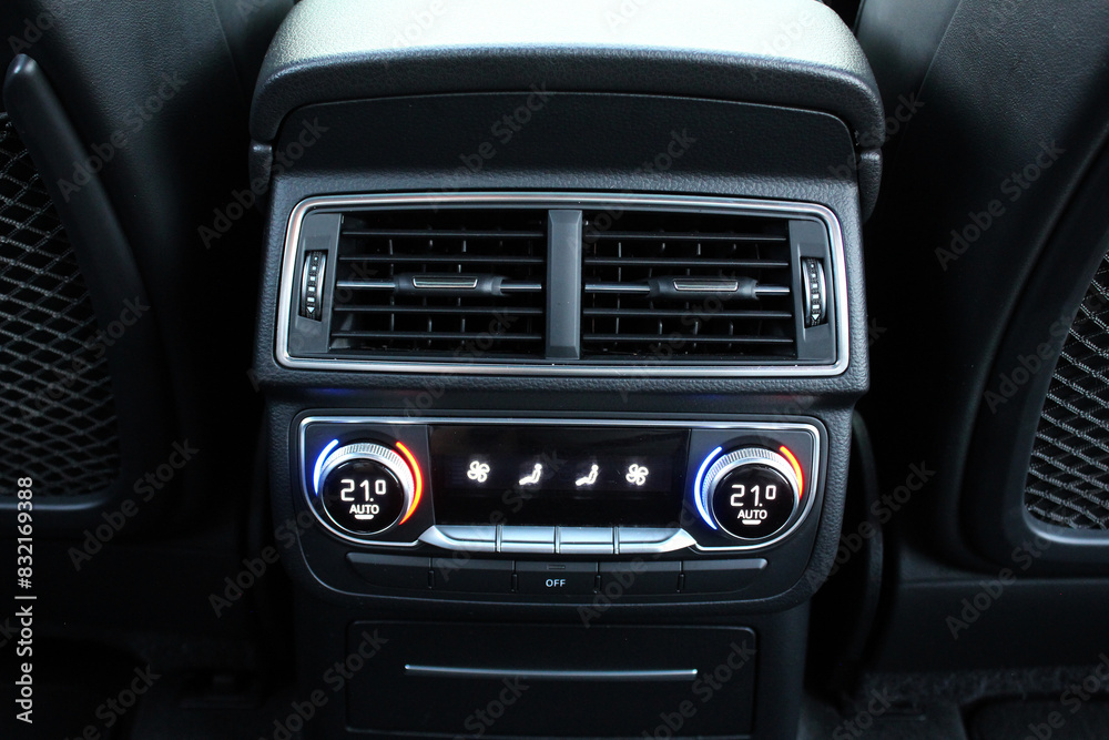 Car ventilation system for rears seats. Rear passenger air conditioning ...