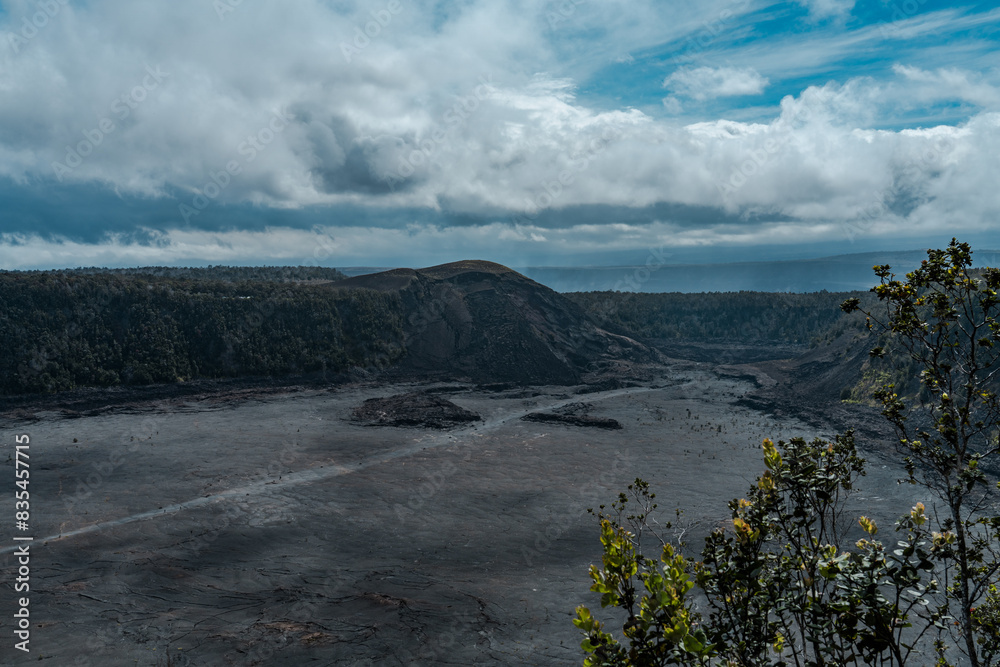 Kīlauea Iki is a pit crater that is next to the main summit caldera of ...