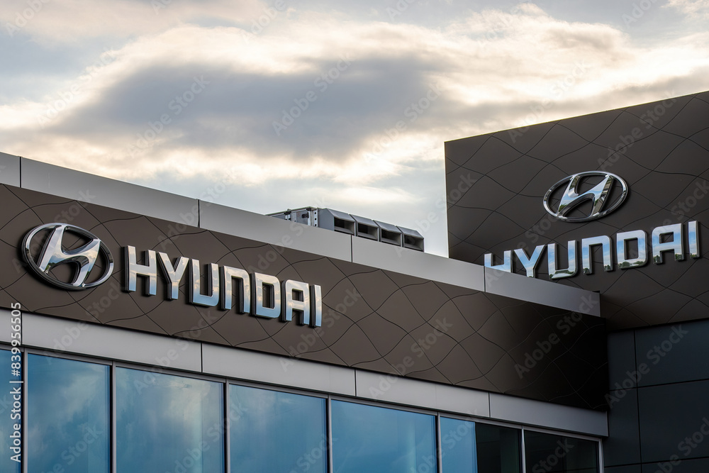 Hyundai company logo. Korean car manufacturer sign, Hyundai logo sign ...