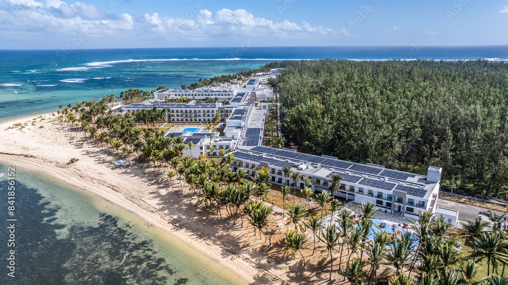 Foto de Pointe Sud Ouest, Le Morne, Mauritius - 06-02-24, aerial view ...