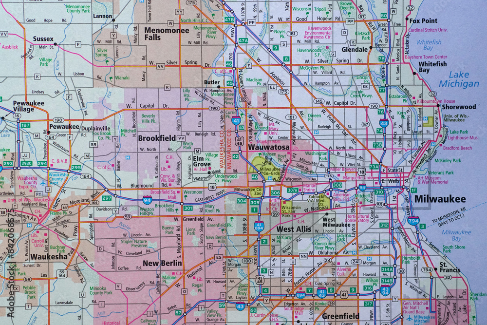 Road map of the greater Milwaukee, Wisconsin area and surrounding ...