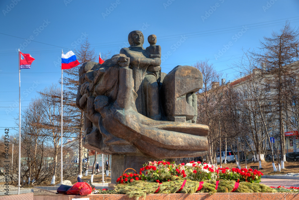 Sculptural composition Memory Knot, Victory Square, Magadan, Magadan ...