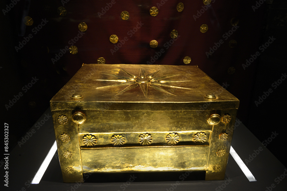 VERGINA, GREECE - APRIL 29, 2024: Golden casket from Vergina - Golden ...