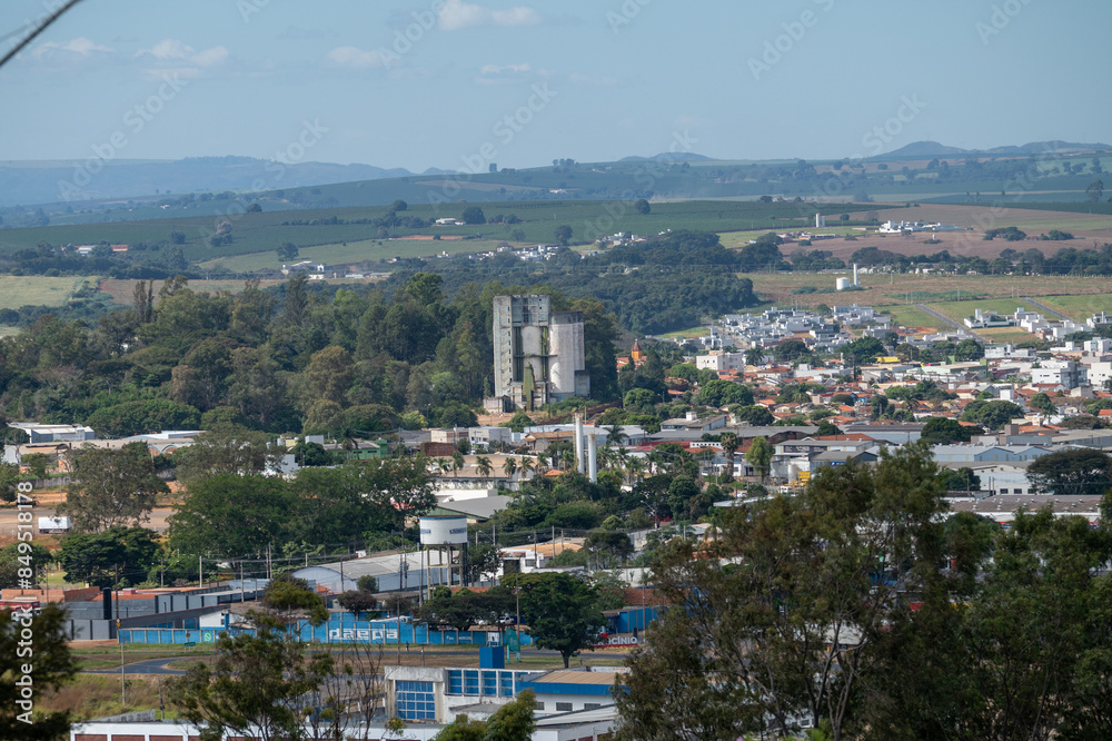 Cidade de Patrocinio, Minas Gerais, vista a distancia a partir do morro ...