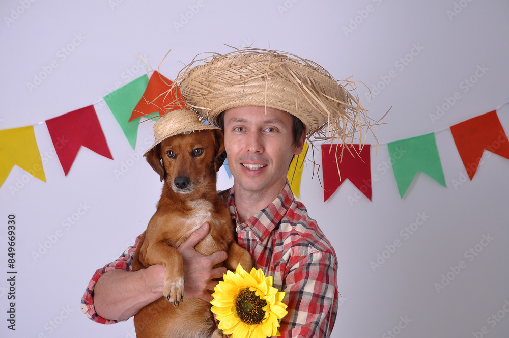 homem caipira vestido para celebração de festa junina , festa julina ...