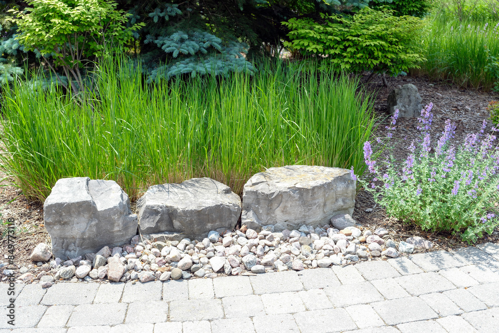 Low maintenance front garden landscaping features decorative armour ...