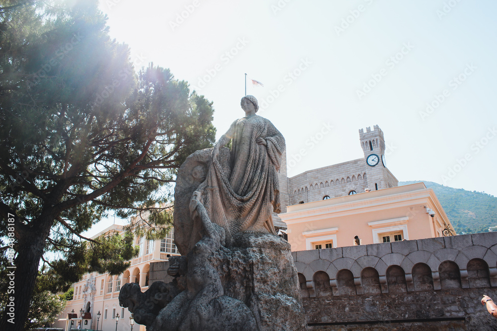Monument Hommage des Colonies Etrangeres. Statue Tribute to Foreign ...