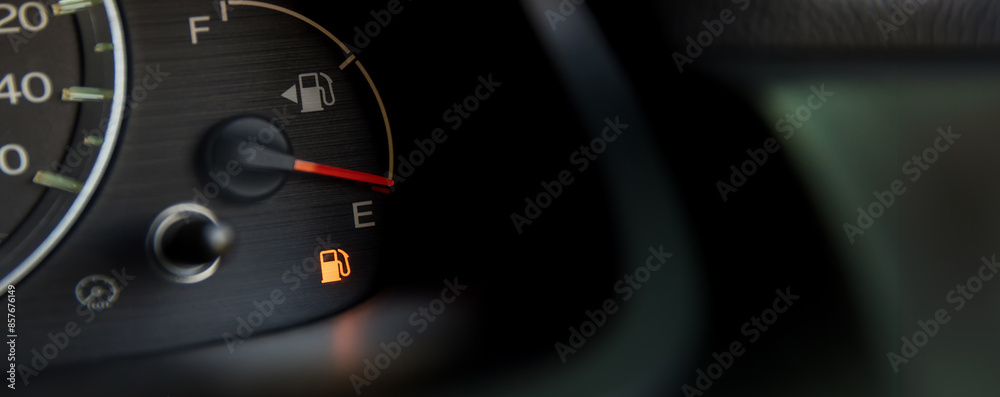 Empty fuel warning light in car dashboard. Fuel pump icon. gasoline ...