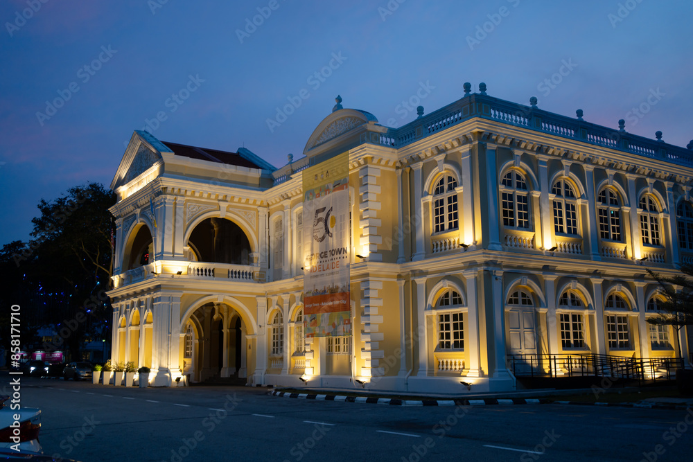 PENANG, MALAYSIA - APR 16, 2024: Night view of Majlis Bandaraya Pulau ...