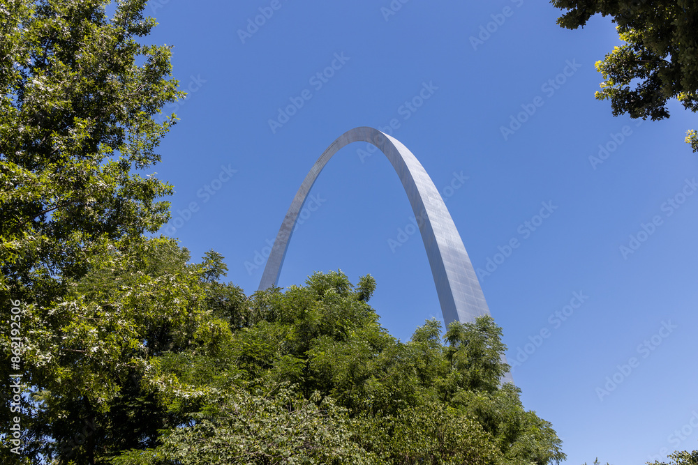 The St. Louis Gateway Arch, designed by Finnish architect Eeero ...