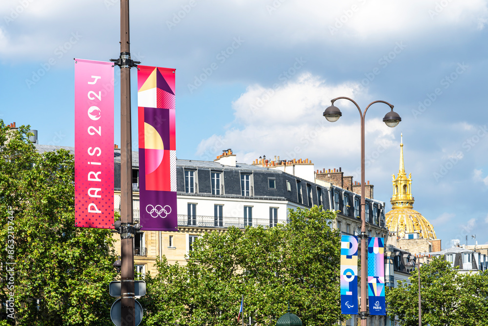 Paris 2024 : Bannière / drapeau symbole des jeux olympiques dans les ...