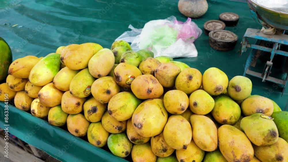 Fresh Organic Mangoes at Local Farmers Market - High-Resolution video ...