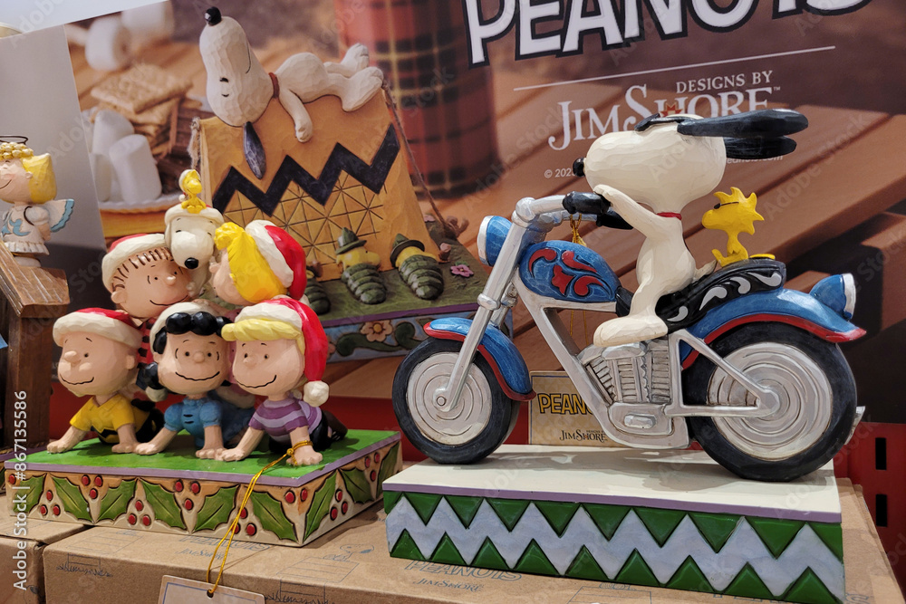 KL, MALAYSIA - 13 FEB 2024: Various selections of Snoopy character ...