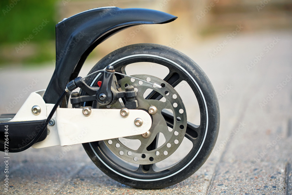 Scooter wheel mechanic disc brake system with ventilated brake disk and ...