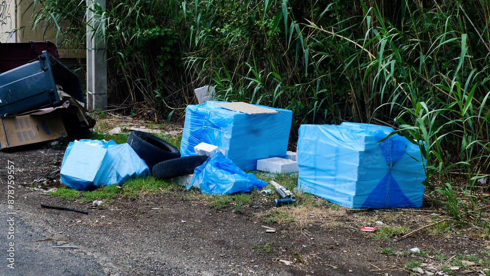 Garbage, waste, food packaging, consumer culture, environmental ...