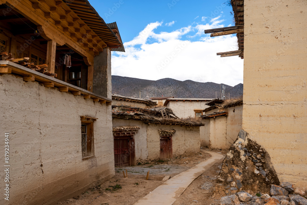 Old Tibetan monks houses next to the Song Zan Lin Si temple, outside ...