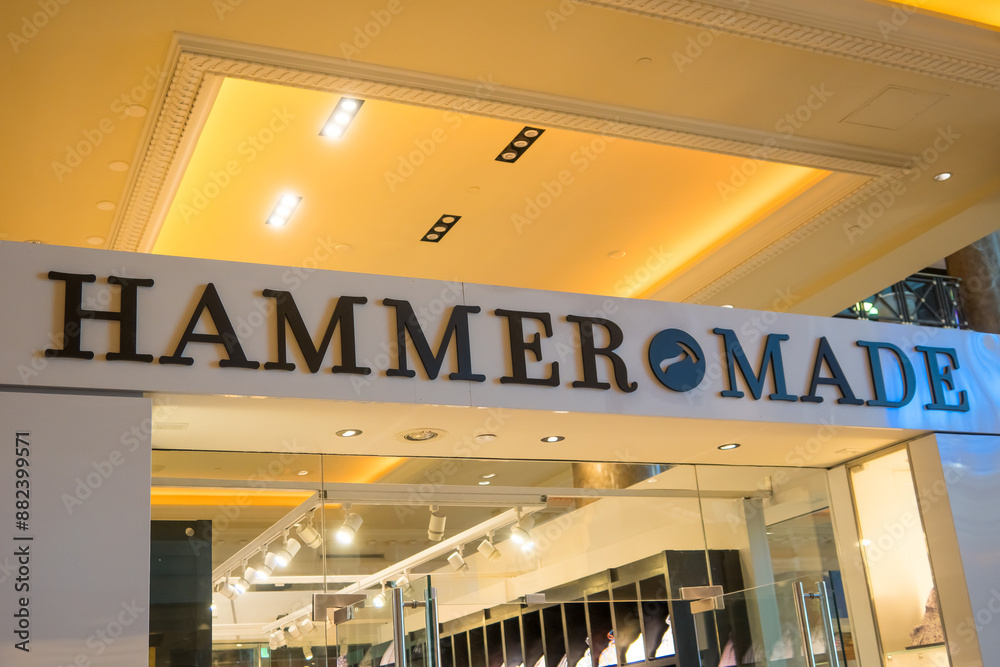 Foto de Signage of Hammer Made store, Retailer of Men's fashion shirts ...