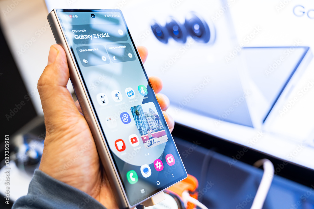 Samsung launch The New Samsung Galaxy Z Fold6, demo display launch at ...